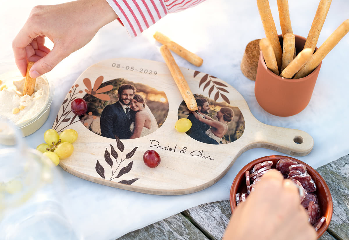 Personalised engraved Wooden Cutting Board | smartphoto