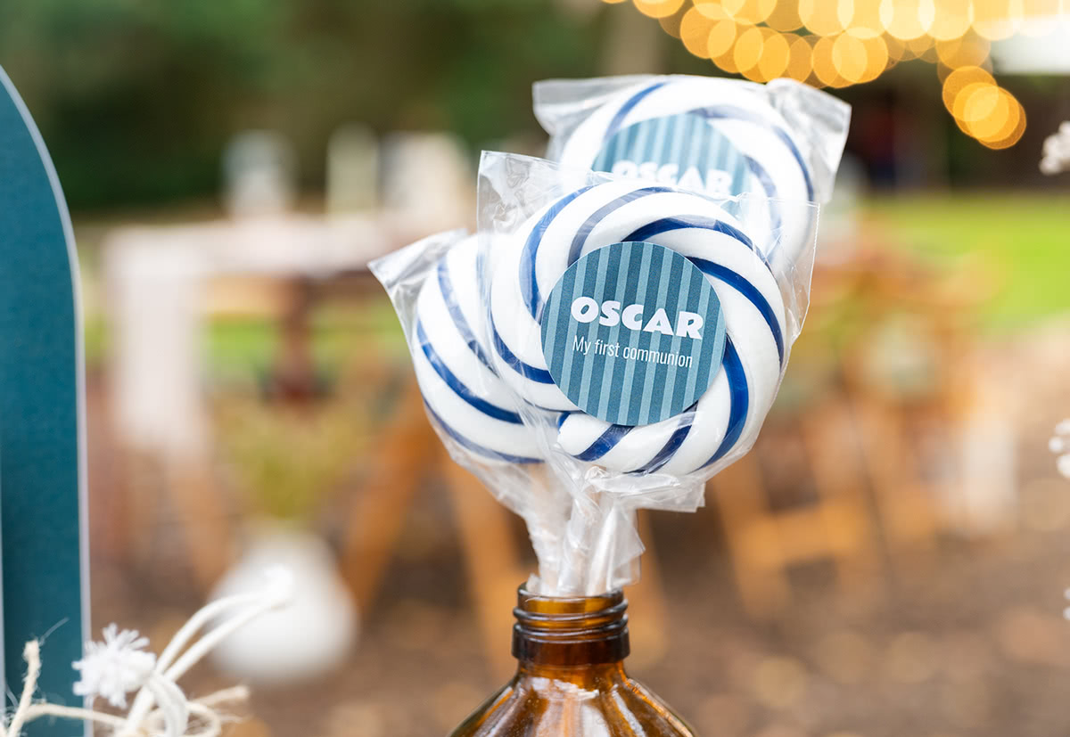 Order sweet lollies and add personalised stickers | smartphoto